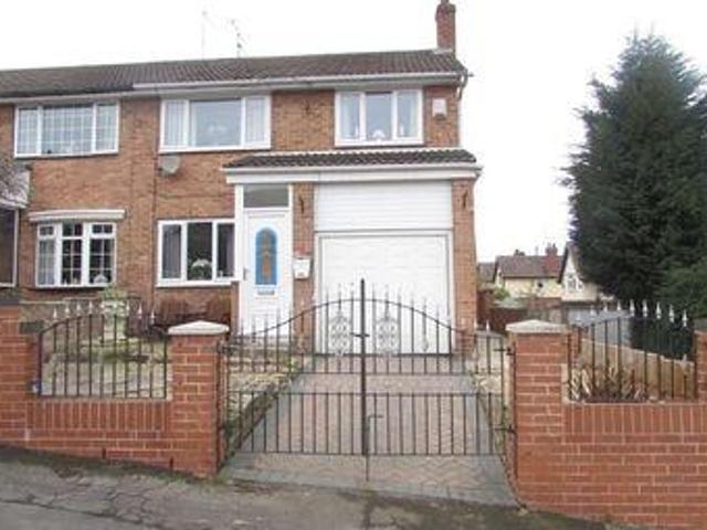 3 Bedrooms Semi detached house for sale in Priory Close, Conisbrough DN12