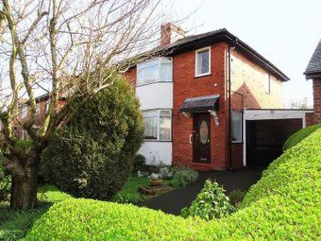 3 Bedrooms Semi detached house for sale in Priory Lane, Penwortham, Preston PR1