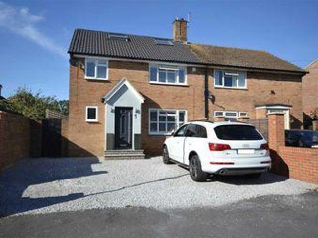 3 Bedrooms Semi detached house for sale in Pulleys Close, Hemel Hempstead, Hertfordshire HP1