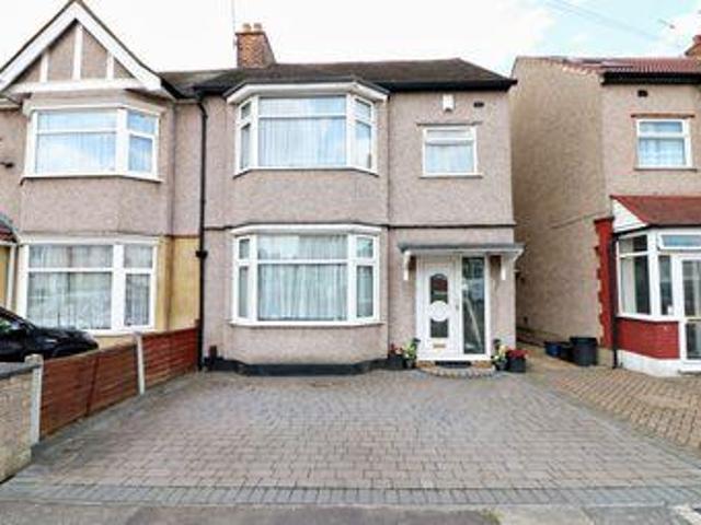 3 Bedrooms Semi detached house for sale in Quebec Road, Ilford IG2