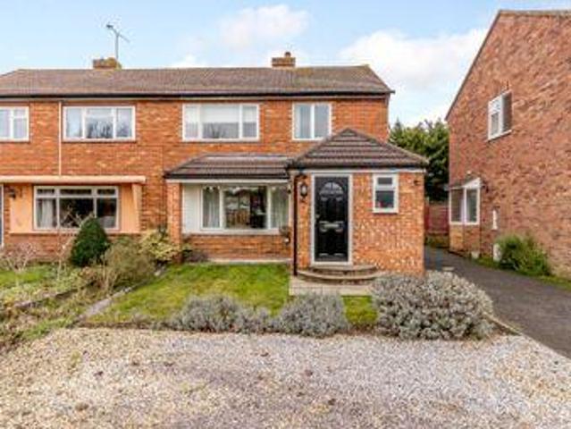 3 Bedrooms Semi detached house for sale in Queenhythe Road, Jacob´s Well, Guildford GU4
