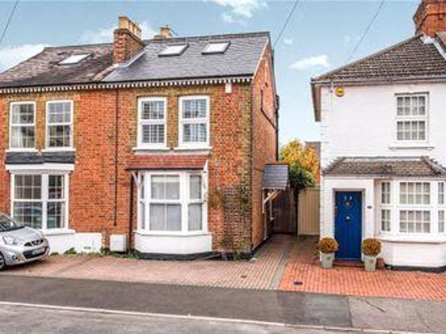 3 Bedrooms Semi detached house for sale in Queens Road, Egham, Surrey TW20