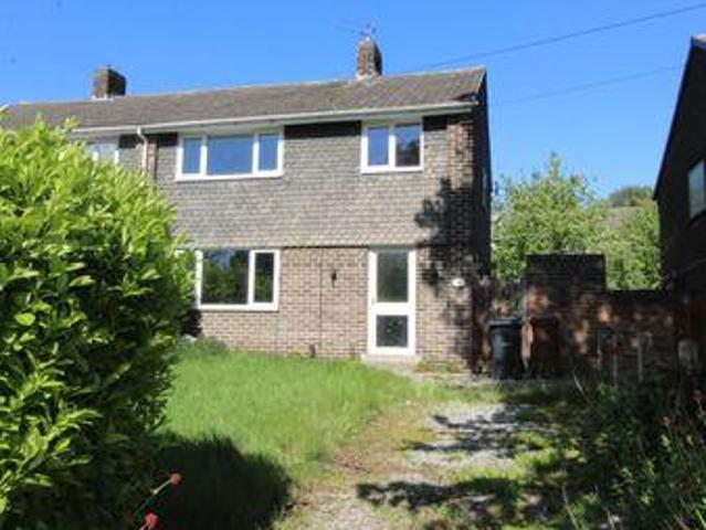 3 Bedrooms Semi detached house for sale in Rotherham Road, Barnsley S71