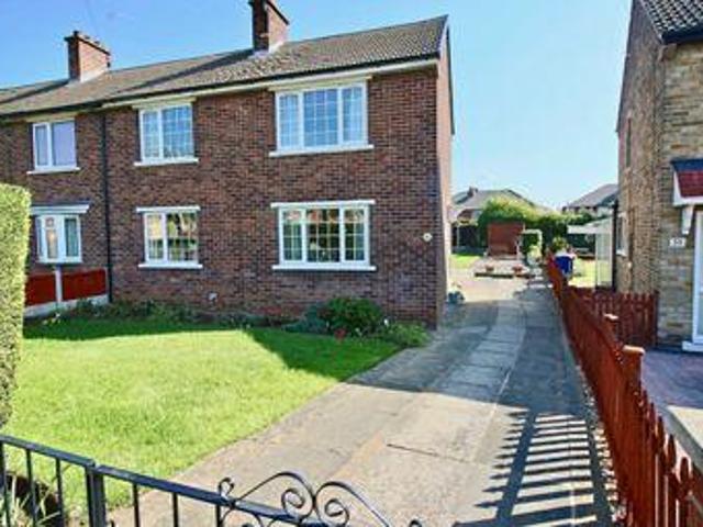 3 Bedrooms Semi detached house for sale in Rowena Drive, Scawsby, Doncaster DN5