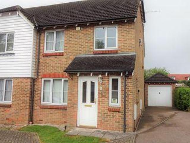 3 Bedrooms Semi detached house for sale in Rowfant Close, Worth, Crawley RH10