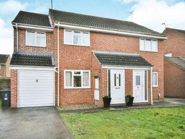3 Bedrooms Semi detached house for sale in Rowton Heath Way, Freshbrook, Swindon SN5