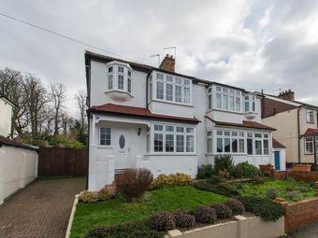 3 Bedrooms Semi detached house for sale in Rookwood Avenue, Wallington SM6