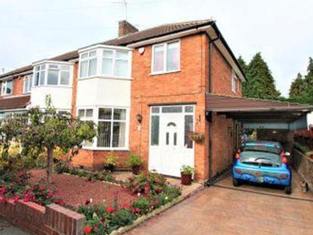 3 Bedrooms Semi detached house for sale in Rosemead Drive, Oadby, Leicester LE2