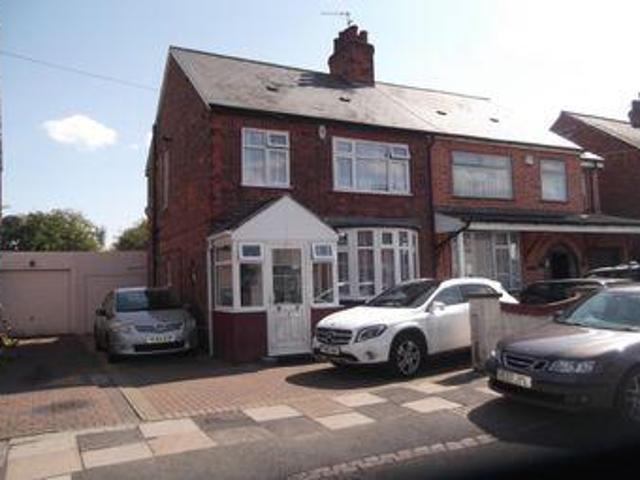 3 Bedrooms Semi detached house for sale in Roseneath Avenue, Leicester LE4