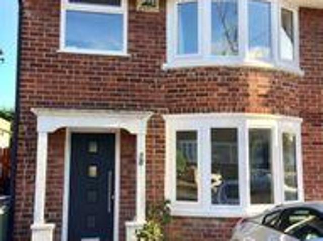 3 Bedrooms Semi detached house for sale in Rosefield Avenue, Bebington, Wirral CH63