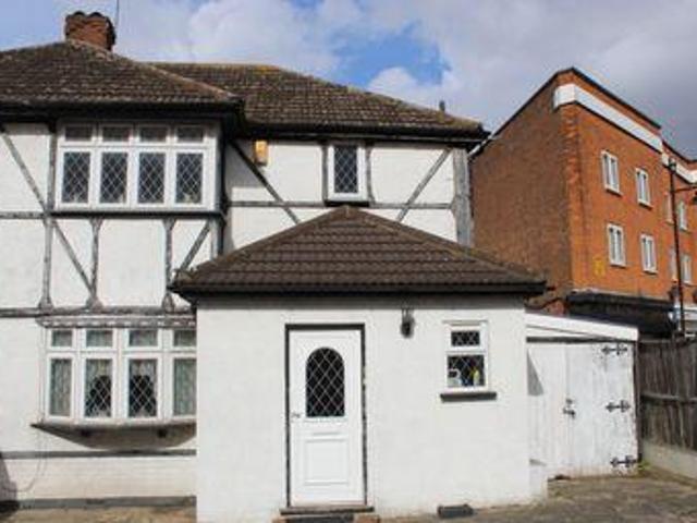 3 Bedrooms Semi detached house for sale in Rosewood Avenue, Elm Park, Hornchurch RM12