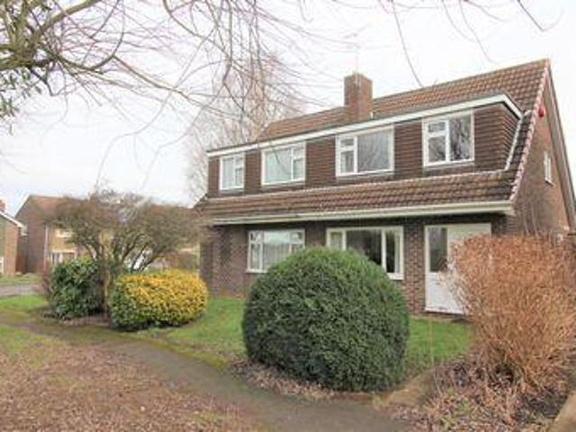 3 Bedrooms Semi detached house for sale in Rosslyn Way, Thornbury, Bristol BS35