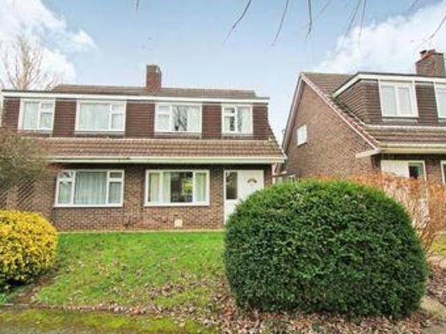 3 Bedrooms Semi detached house for sale in Rosslyn Way, Thornbury BS35