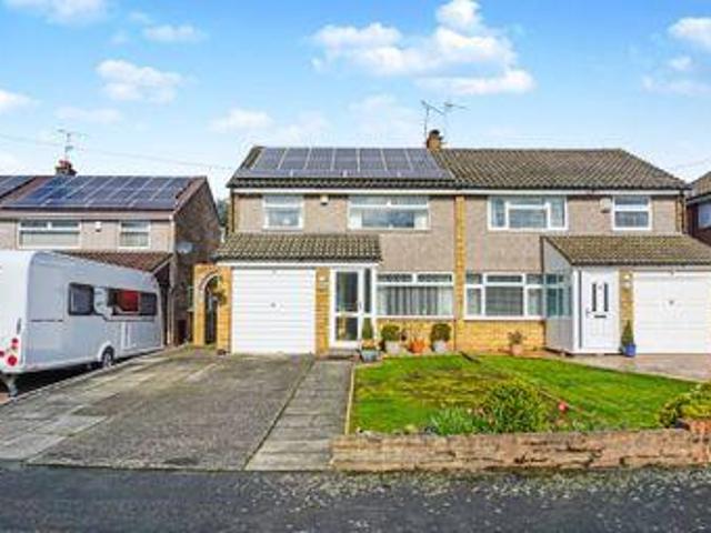 3 Bedrooms Semi detached house for sale in Rosslyn Road, Vicars Cross, Chester CH3