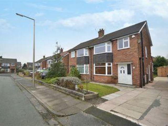 3 Bedrooms Semi detached house for sale in Ravenoak Road, Woodsmoor, Stockport, Cheshire SK2