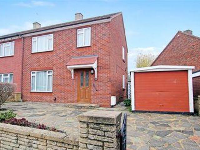 3 Bedrooms Semi detached house for sale in Ravensbury Road, St Pauls Cray, Kent BR5