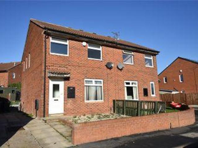 3 Bedrooms Semi detached house for sale in Raylands Way, Leeds, West Yorkshire LS10