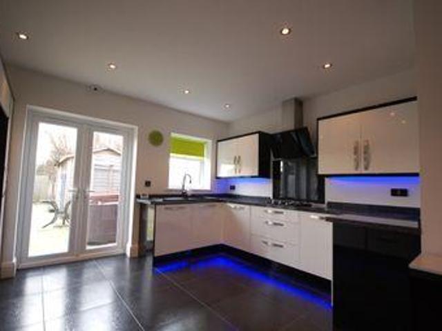 3 Bedrooms Semi detached house for sale in Raymond Avenue, Blackpool FY2