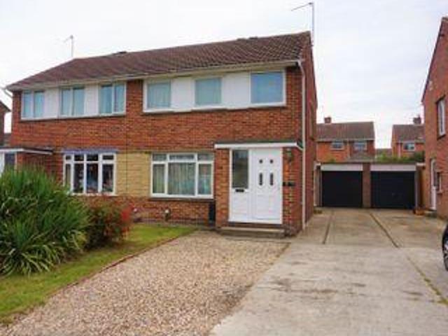 3 Bedrooms Semi detached house for sale in Radley Close, Swindon SN3