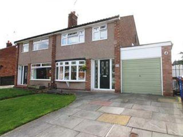 3 Bedrooms Semi detached house for sale in Radnormere Drive, Cheadle Hulme, Cheshire SK8