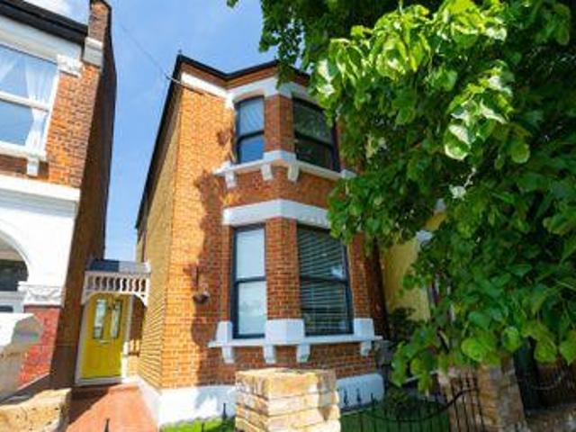 3 Bedrooms Semi detached house for sale in Raglan Villas, Raglan Road, London E17