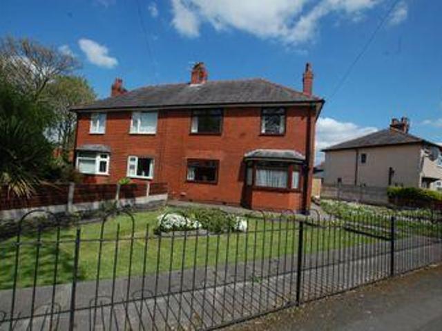 3 Bedrooms Semi detached house for sale in Red Bank Road, Radcliffe, Manchester M26