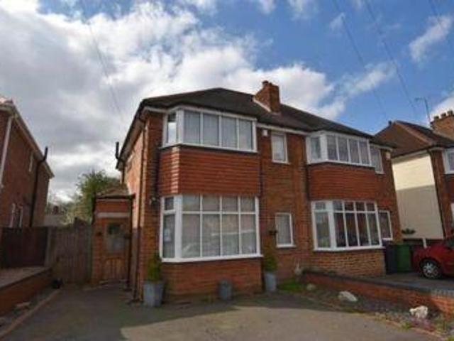3 Bedrooms Semi detached house for sale in Redlands Road, Solihull, West Midlands B91