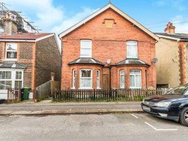 3 Bedrooms Semi detached house for sale in Redstone Road, Redhill, Surrey RH1