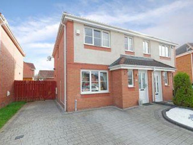 3 Bedrooms Semi detached house for sale in Redpath Drive, Cambuslang G72
