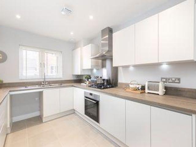 3 Bedrooms Semi detached house for sale in Reigate Road, Horley RH6
