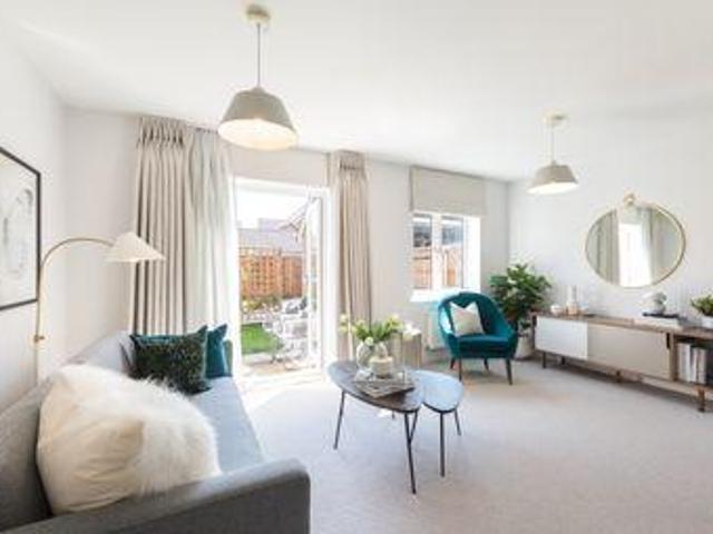 3 Bedrooms Semi detached house for sale in Reigate Road, Horley RH6