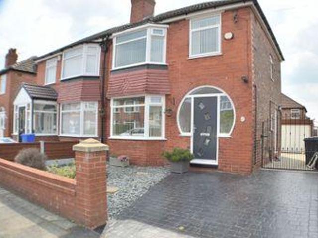 3 Bedrooms Semi detached house for sale in Repton Avenue, Denton, Manchester M34