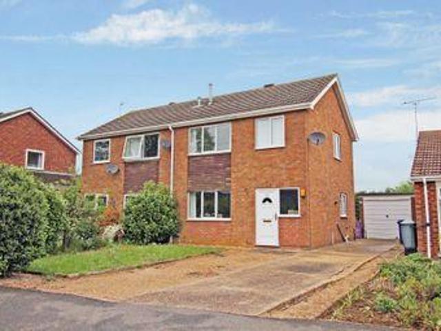 3 Bedrooms Semi detached house for sale in Rivehall Avenue, Welton, Lincoln LN2