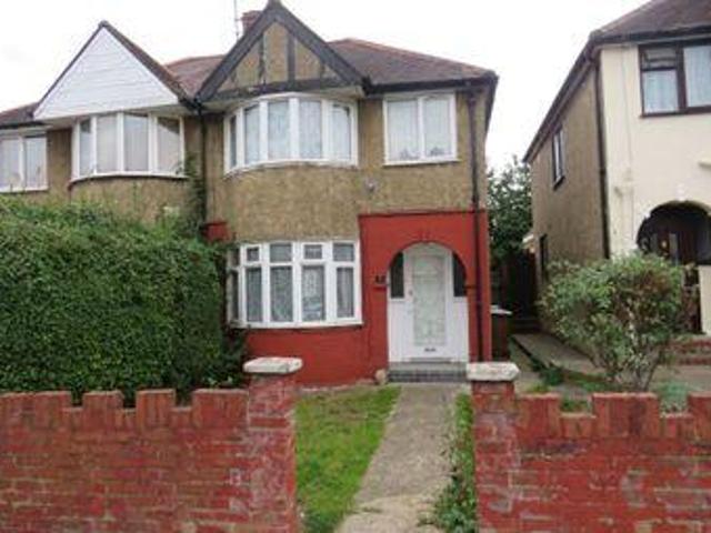 3 Bedrooms Semi detached house for sale in River Way, Luton LU3