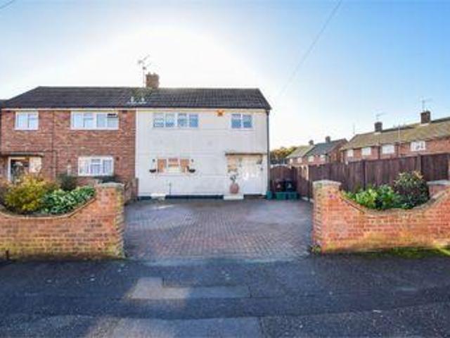 3 Bedrooms Semi detached house for sale in Ridgewell Way, Colchester, Essex CO2