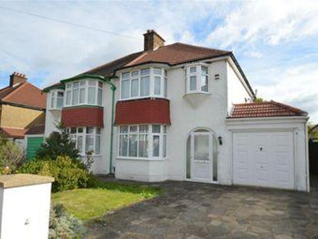 3 Bedrooms Semi detached house for sale in Ridgemount Avenue, Shirley, Croydon, Surrey CR0