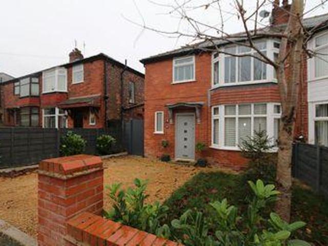 3 Bedrooms Semi detached house for sale in Ruskin Road, Prestwich, Manchester, Greater Manchester M25