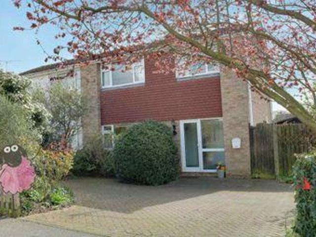 3 Bedrooms Semi detached house for sale in Russet Way, Hockley SS5