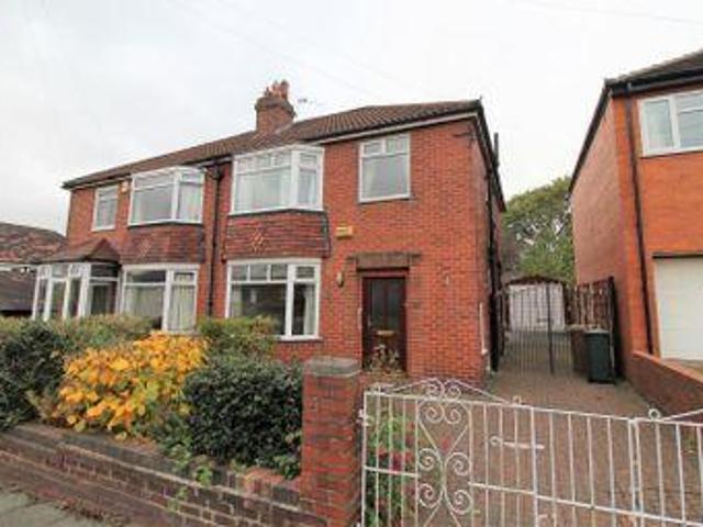 3 Bedrooms Semi detached house for sale in Rydal Avenue, Middleton, Manchester M24