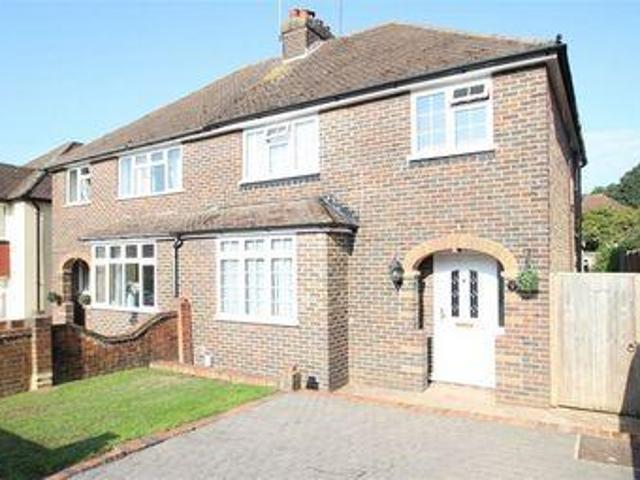 3 Bedrooms Semi detached house for sale in Rydes Hill Road, Guildford, Surrey GU2