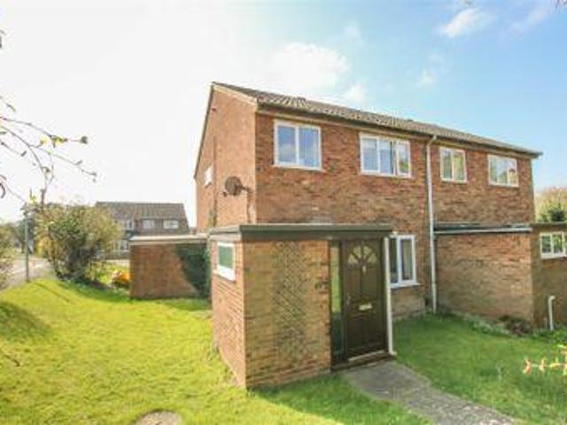 3 Bedrooms Semi detached house for sale in Wotton Path, Aylesbury HP21