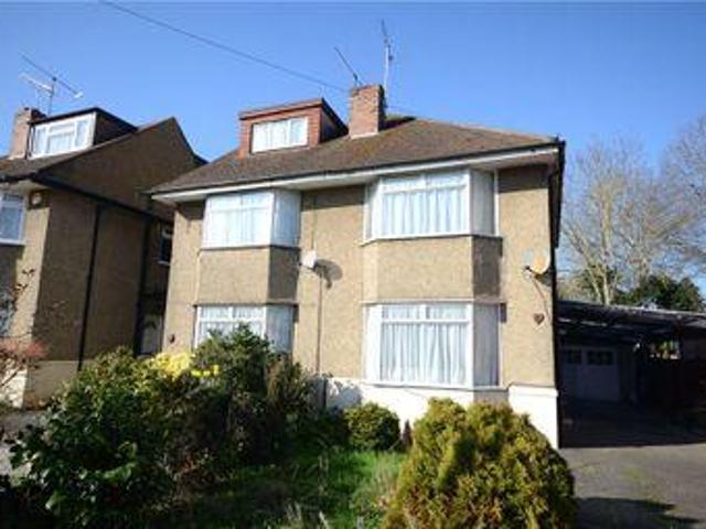 3 Bedrooms Semi detached house for sale in Wolf Lane, Windsor, Berkshire SL4
