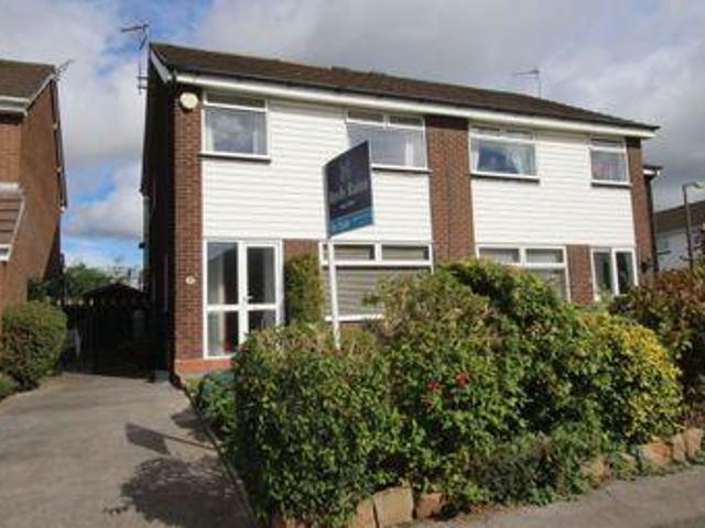 3 Bedrooms Semi detached house for sale in Wood Lane, Marple, Stockport SK6