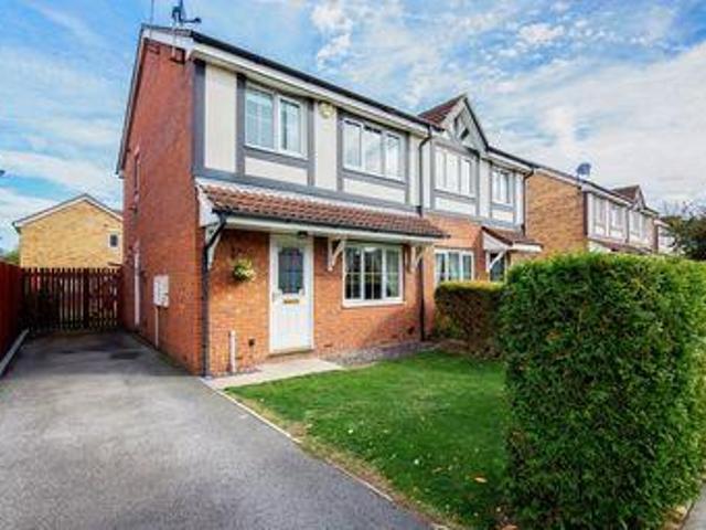 3 Bedrooms Semi detached house for sale in Wood Lane, Whitwood, Castleford WF10