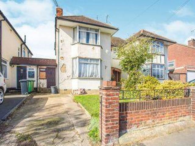 3 Bedrooms Semi detached house for sale in Woodmere Avenue, Watford WD24