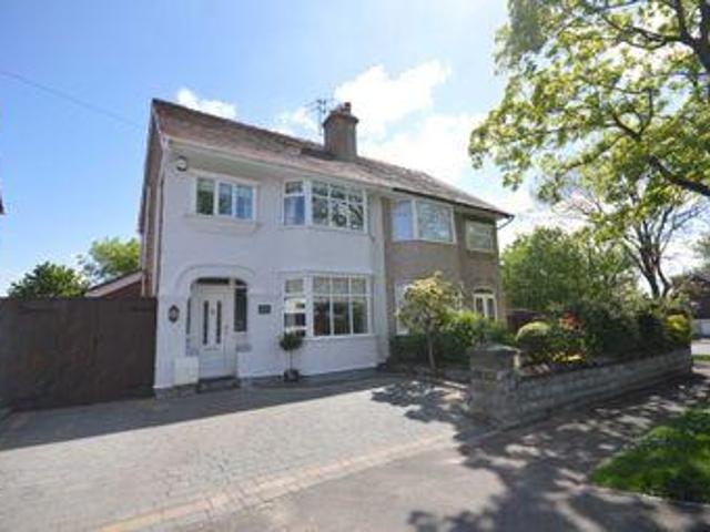3 Bedrooms Semi detached house for sale in Woodburn Boulevard, Bebington, Wirral CH63