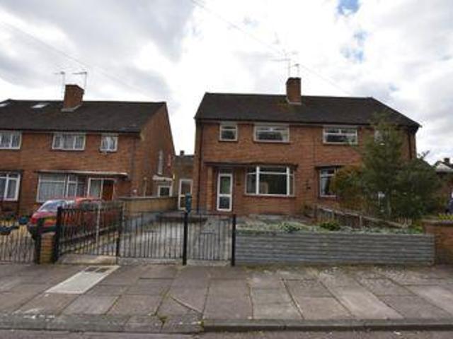 3 Bedrooms Semi detached house for sale in Woodgate, Watford WD25