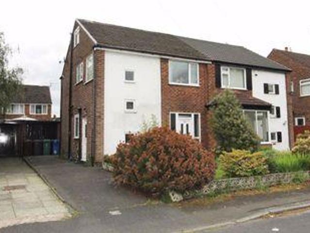 3 Bedrooms Semi detached house for sale in Woodhall Avenue, Whitefield, Whitefield Manchester M45