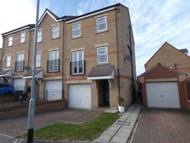 3 Bedrooms Semi detached house for sale in Woodhead View, Jump, Barnsley S74