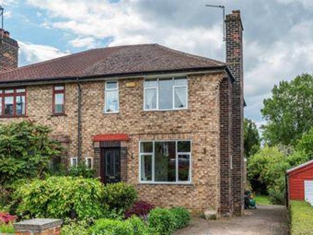 3 Bedrooms Semi detached house for sale in Woodlands Drive, Harrogate HG2